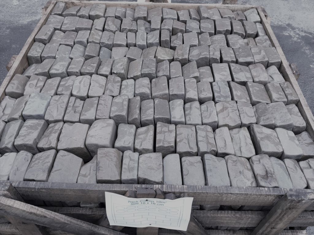 Kandla Grey Tumbled Cobbles - 100mm x 100mm x 60/40mm - 10m2 Pack ...